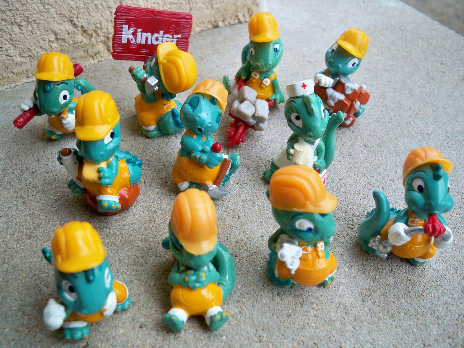 Série complète 10 +1 "DROLLY DINOS" de 1997 de marque "KINDER" sur ...